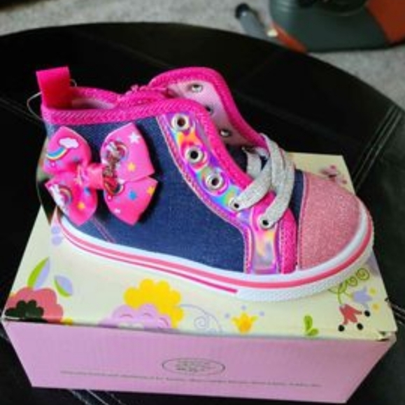 Laura Ashley | Shoes | Laura Ashley Toddler Hitop Canvas Sneakers ...